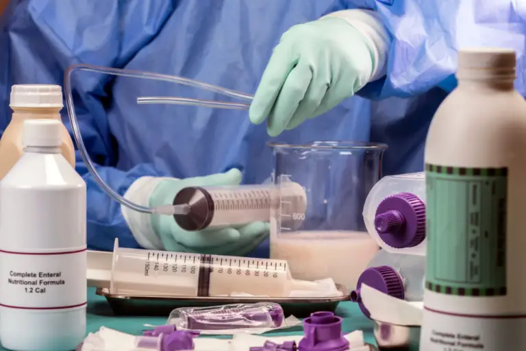 Dieta enteral para diabetes: 7 opções de fórmulas